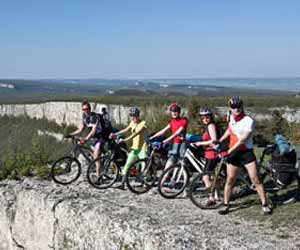 Bicycle Tour Guide Jobs - How to Become a Guide, Pay, Tour Operator Info